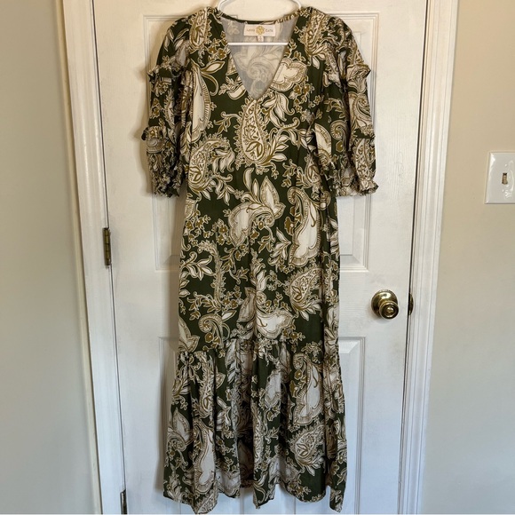 Anna Cate | Dresses | Anna Cate Green Gold Paisley Puff Sleeve Midi ...